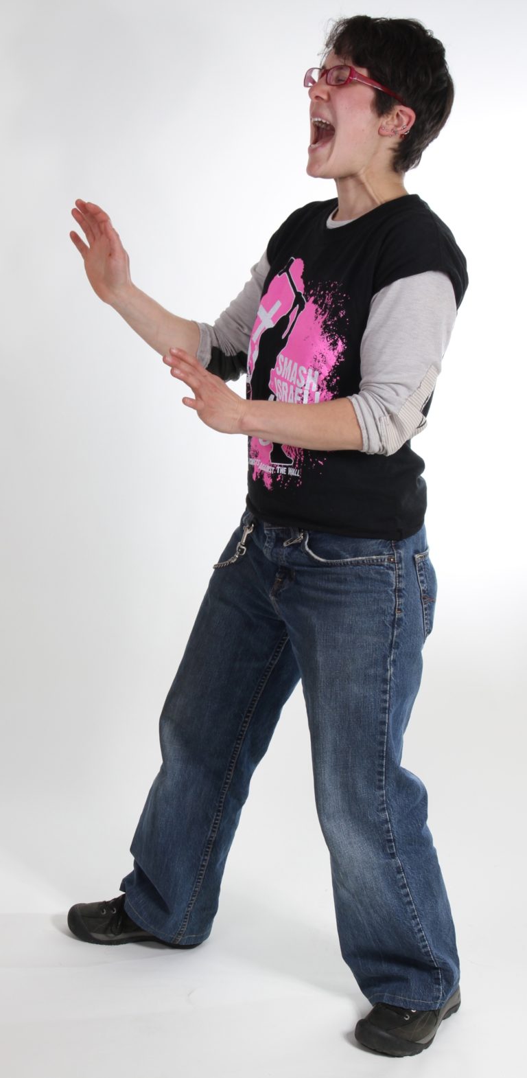 FIGHTING STANCE/CONFIDENCE STANCE – Home Alive